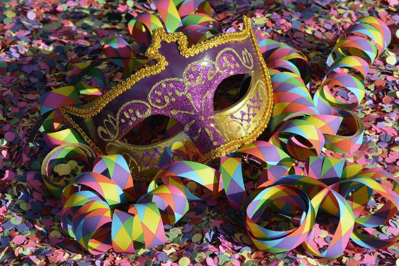 Février en fête : chandeleur, Mardi gras et Saint Valentin - jenseigne.fr